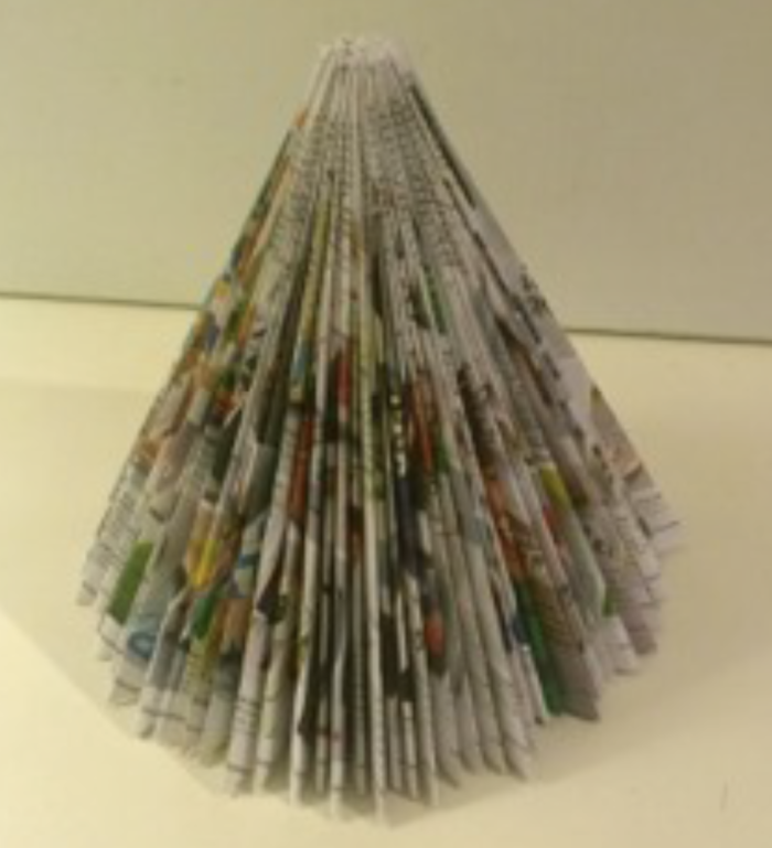 Magazine Christmas Tree – Cool it Art